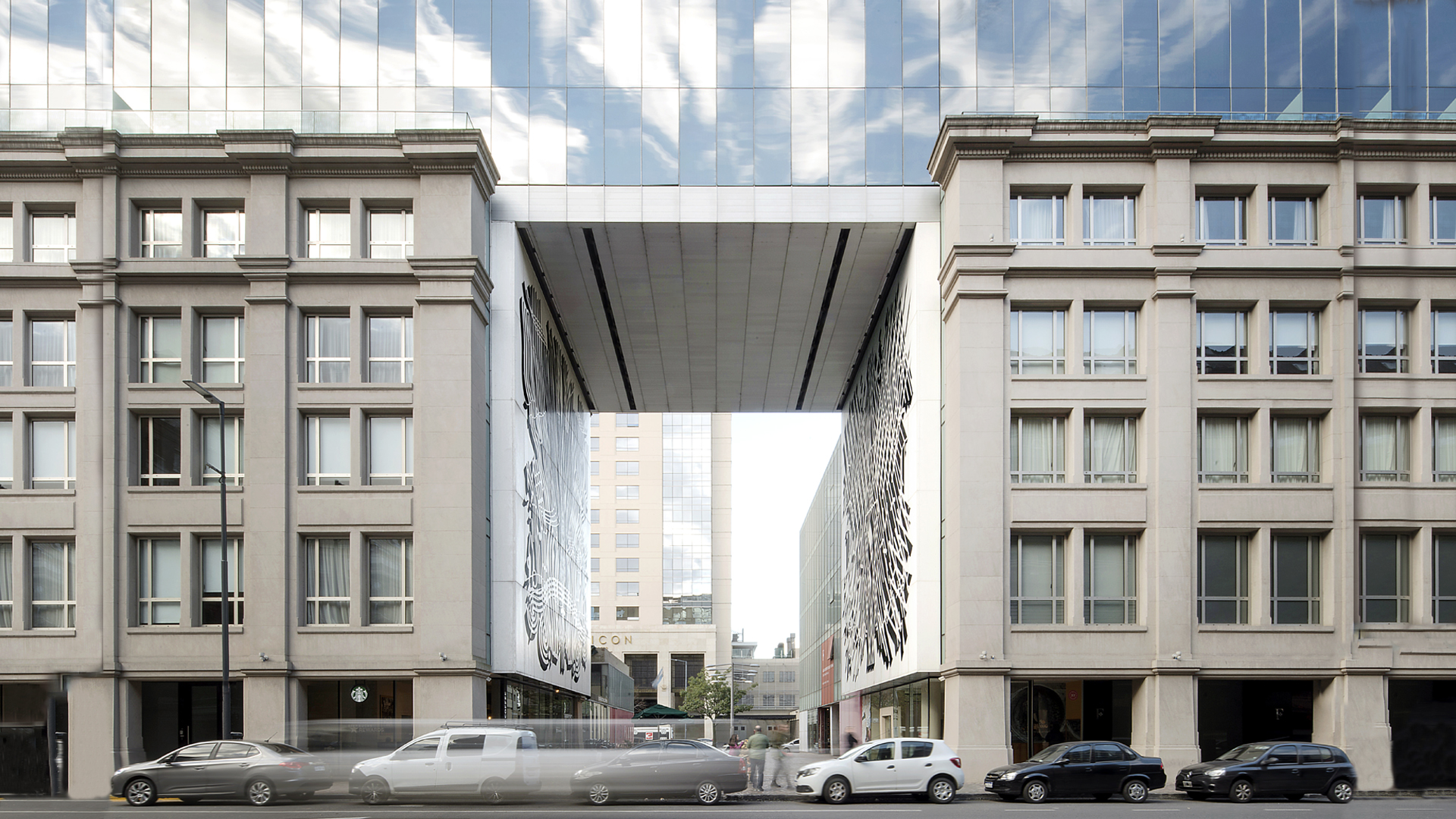 Los Molinos Building – McCormack